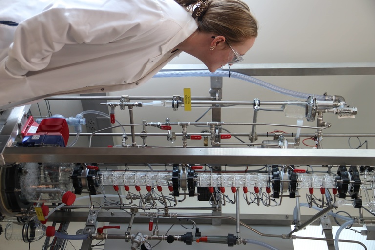 New distillation column enhances learning in CBE lab | College of ...